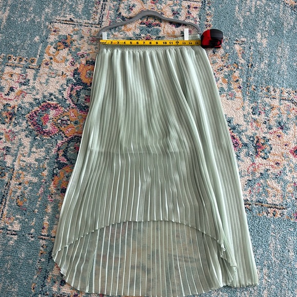 Zara | Skirts | Zara Pleated Pistachio Green Pleated Skirt | Poshmark